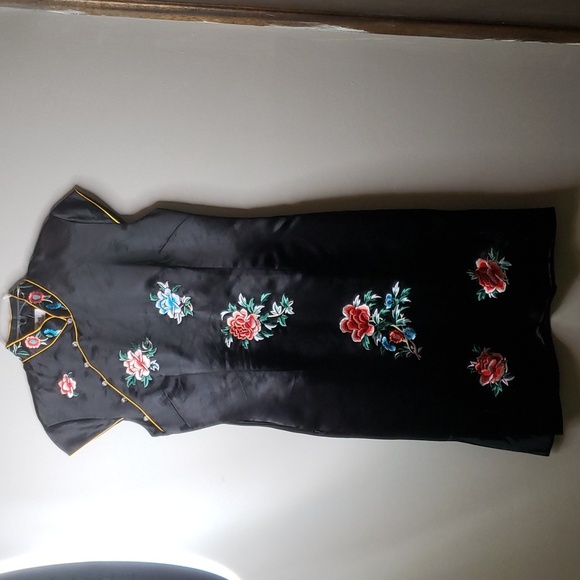 Vintage | Cheongsams & Qipaos | Vintage Rose Embroidered Qi Pao ...